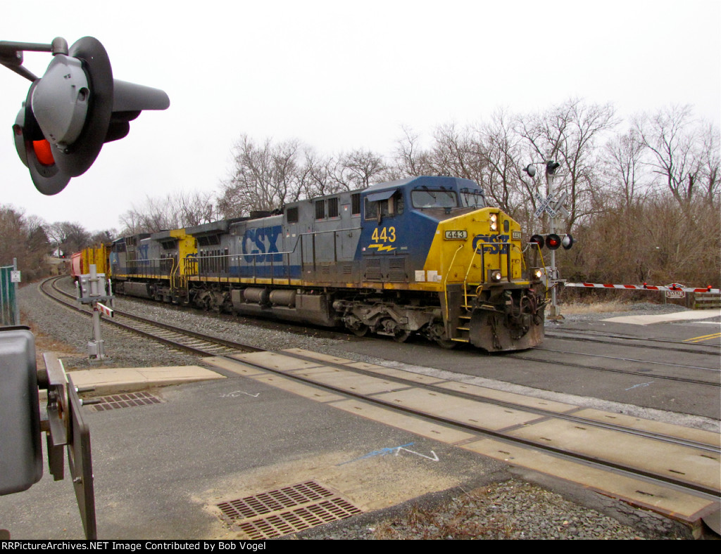CSX 443 and NS 8322